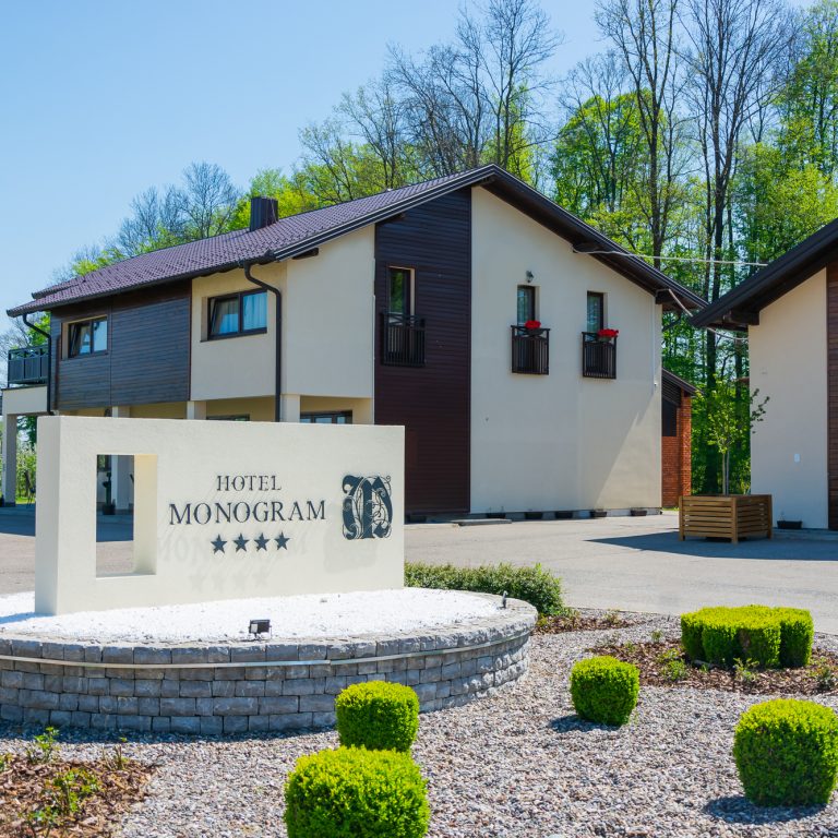 SPOJ TRADICIONALNOG I SAVREMENOG Destilerija Monogram oaza u srcu ...
