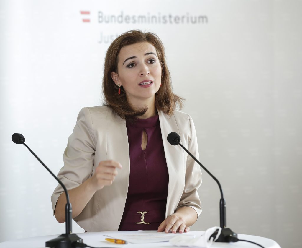 Ministerin Alma Zadić wurde während ihrer Hochschwangerschaft von einem ...